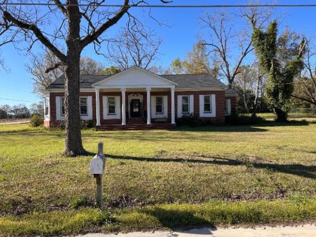 4 Br, 2 bath, Single Family 100 Niver Rd