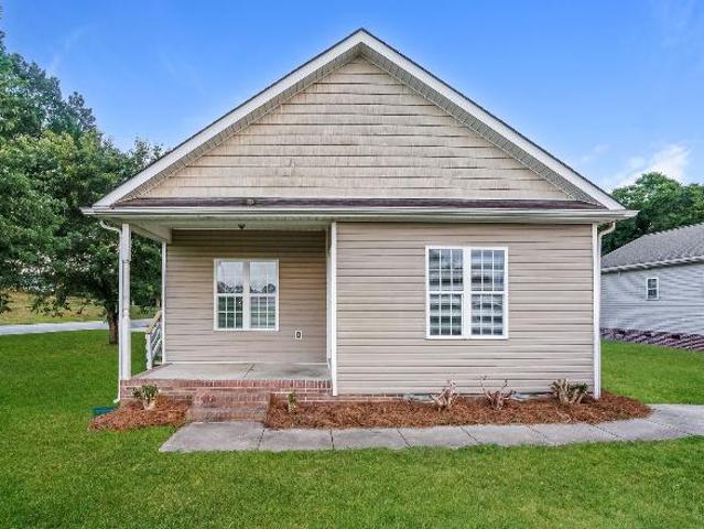 4 Br, 2 bath, Single Family 100 South Little Texas Rd
