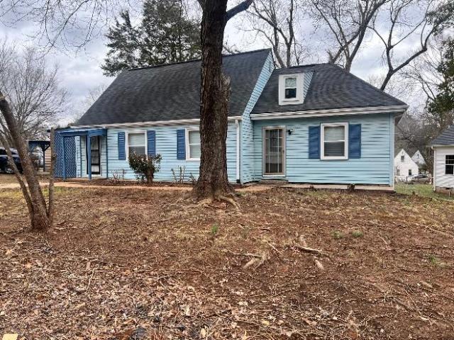 4 Br, 2 bath, Single Family 1012 Louise Rd
