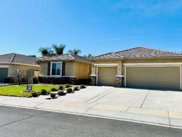4 Br, 2 bath, Single Family 1027 Lyra Way