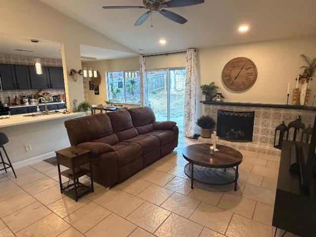 4 Br, 2 bath, Single Family 10344 Flatland Trail