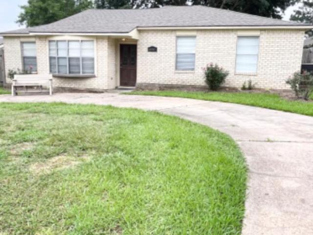 4 Br, 2 bath, Single Family 10707 Scenic Dr