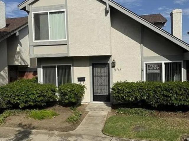 4 Br, 2 bath, Single Family 10765 Esmeraldas Dr