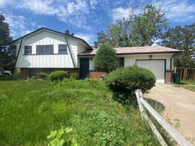 4 Br, 2 bath, Single Family 1077 S Moline Street