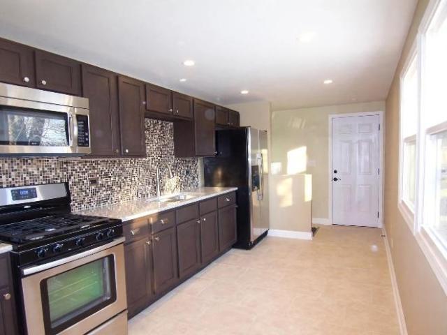 4 Br, 2 bath, Single Family 108 Pueblo Rd