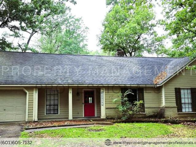 4 Br, 2 bath, Single Family 1102 Martin Dr