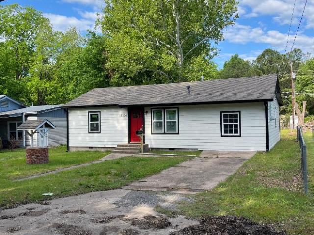 4 Br, 2 bath, Single Family 1104 S State Ave
