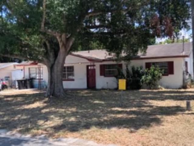 4 Br, 2 bath, Single Family 1108 Carefree Cove Dr