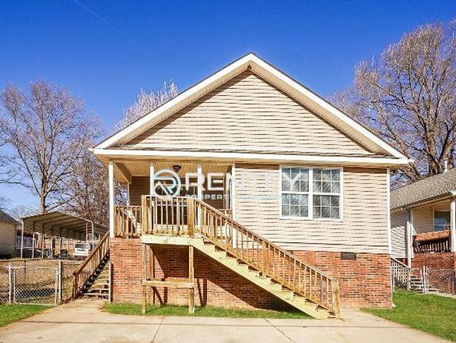 4 Br, 2 bath, Single Family 1110 Mason St