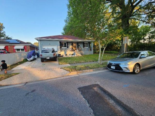 4 Br, 2 bath, Single Family 1112 N Rockingham St