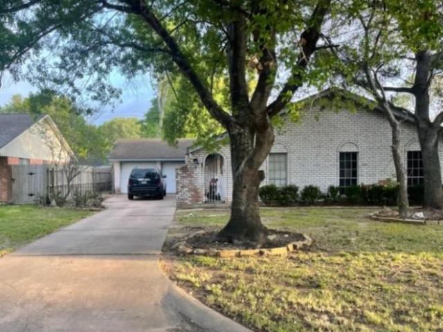 4 Br, 2 bath, Single Family 1115 Frances Drive