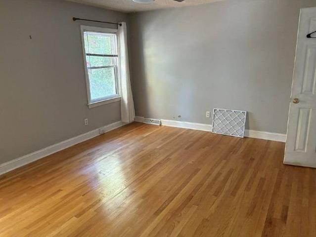 4 Br, 2 bath, Single Family 1126 Garland Rd