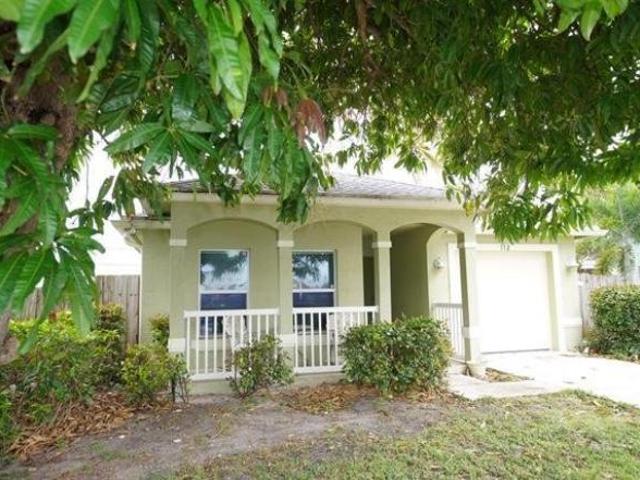 4 Br, 2 bath, Single Family 112 SE 2nd Avenue