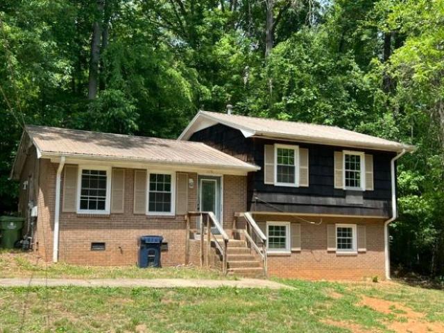 4 Br, 2 bath, Single Family 115 Converse Dr