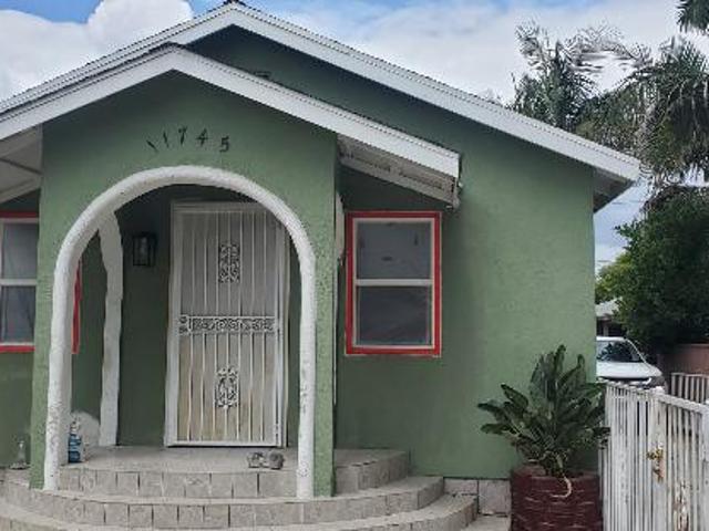 4 Br, 2 bath, Single Family 11745 4th Ave