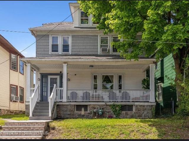 4 Br, 2 bath, Single Family 1175 W Elm St