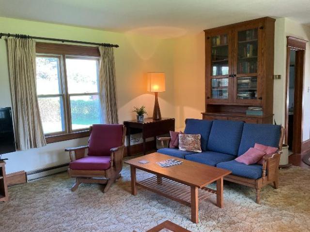 4 Br, 2 bath, Single Family 11824 Meeting House Road