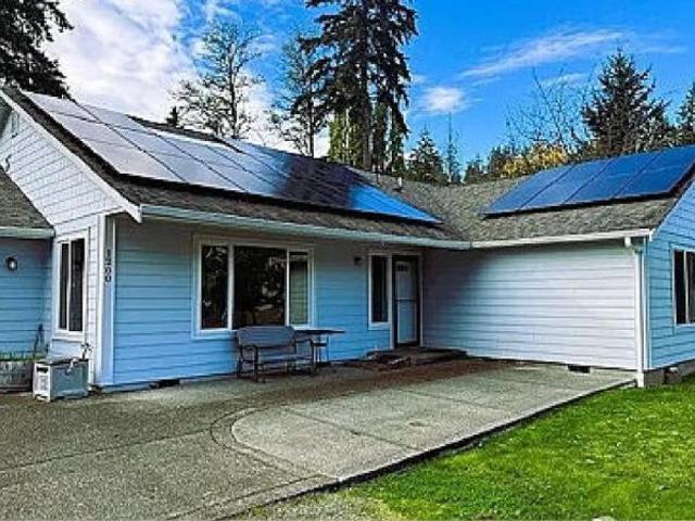 4 Br, 2 bath, Single Family 1200 E Libby Rd