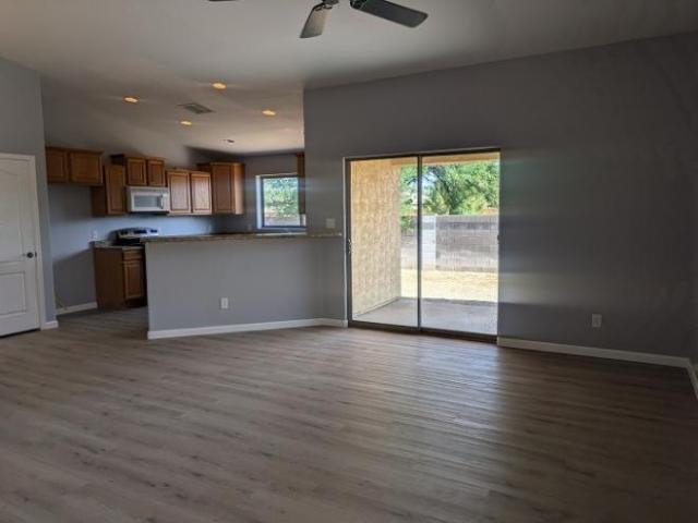 4 Br, 2 bath, Single Family 1206 West Prior Avenue
