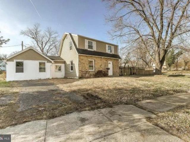 4 Br, 2 bath, Single Family 1209 Greystone Rd