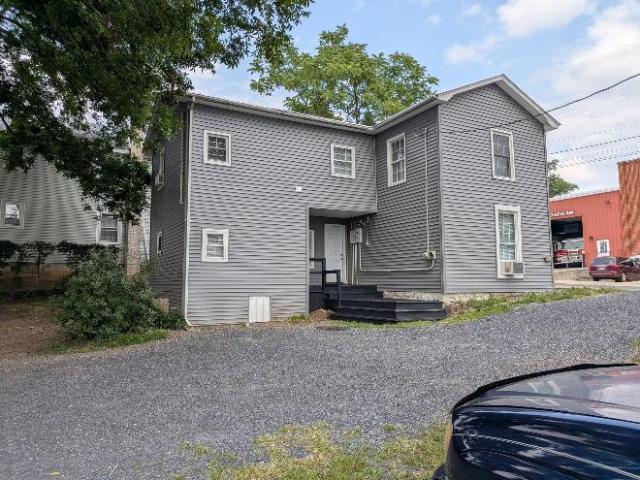 4 Br, 2 bath, Single Family 120 N Central St