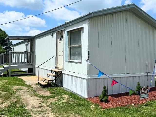 4 Br, 2 bath, Single Family 1210 Rim Rd