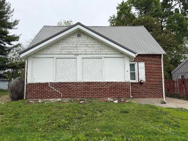 4 Br, 2 bath, Single Family 1221 Williams