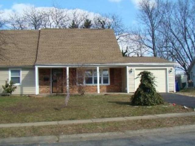 4 Br, 2 bath, Single Family 12 Ember Ln
