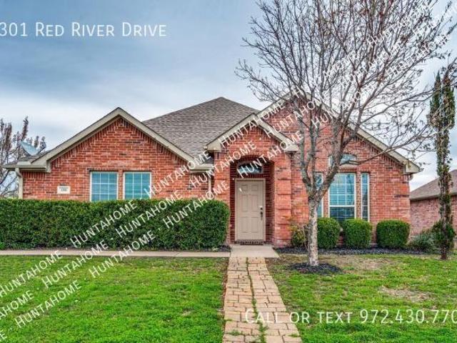 4 Br, 2 bath, Single Family 1301 Red River Drive