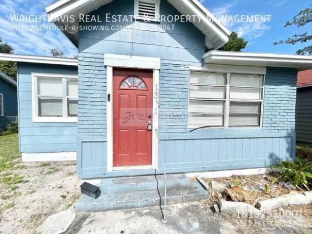 4 Br, 2 bath, Single Family 1311 Prescott St S