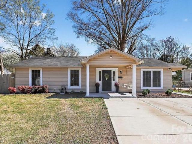 4 Br, 2 bath, Single Family 1318 Mcdow Dr