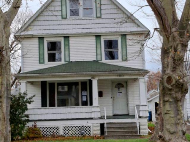 4 Br, 2 bath, Single Family 1328 West 7th St