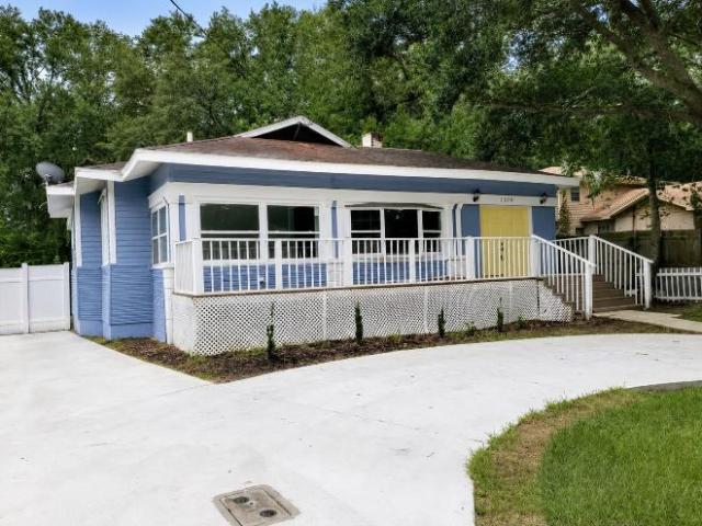 4 Br, 2 bath, Single Family 1374 Agnes St