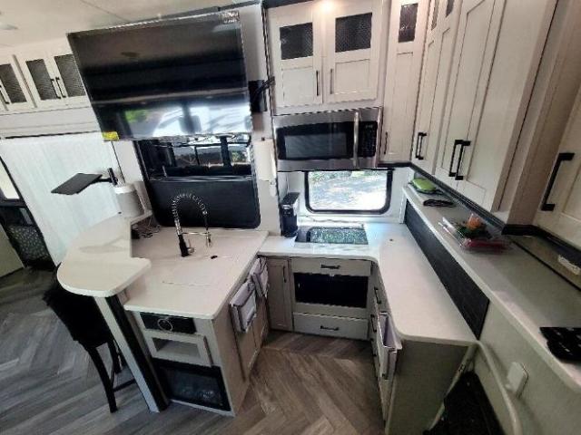 4 Br, 2 bath, Single Family 1 Forest Lake Road