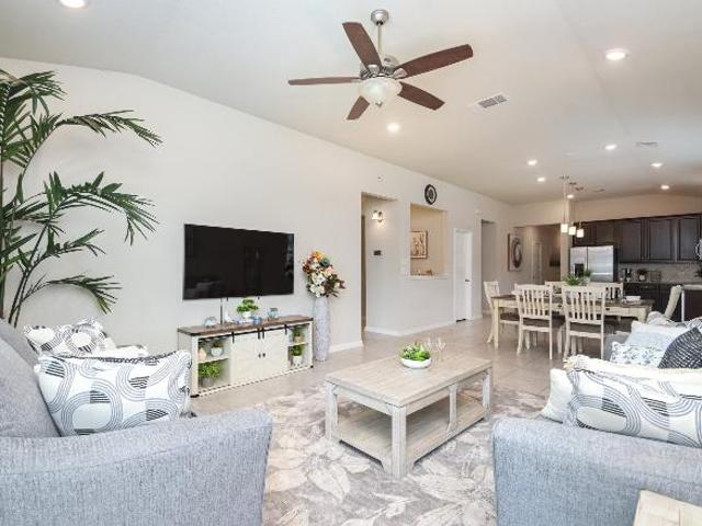 4 Br, 2 bath, Single Family 2411 Verona Way