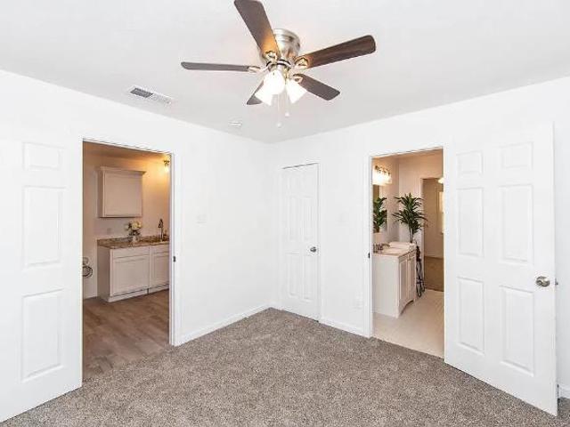 4 Br, 2 bath, Single Family 2415 31st
