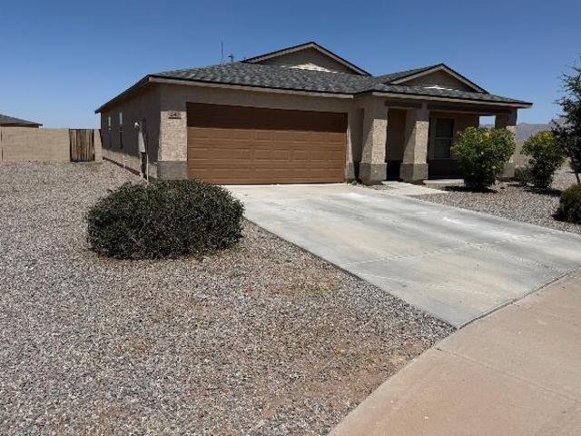 4 Br, 2 bath, Single Family 241 S Apache Ave