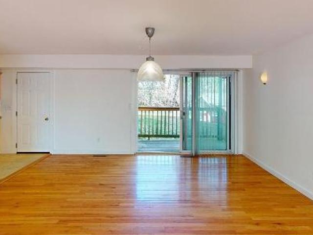 4 Br, 2 bath, Single Family 24 Broadlawn Park