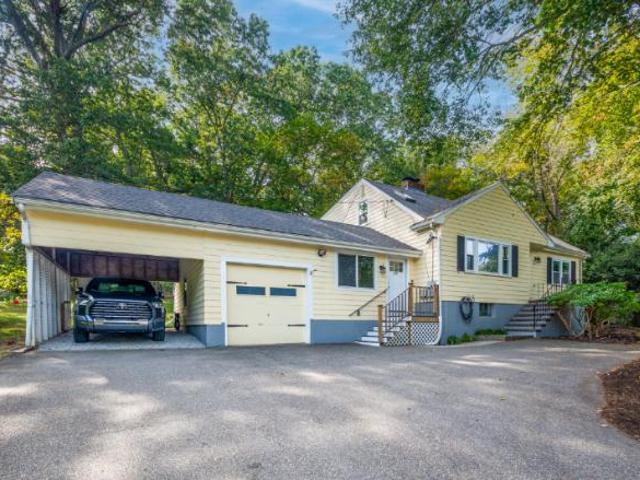 4 Br, 2 bath, Single Family 251 Blue Hill Drive