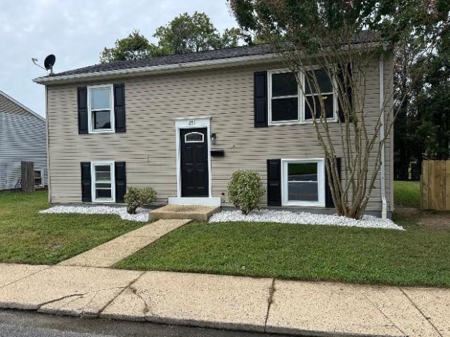 4 Br, 2 bath, Single Family 251 Locust Ln