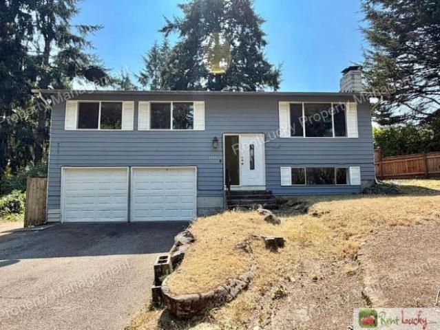 4 Br, 2 bath, Single Family 2525 S 302nd Pl