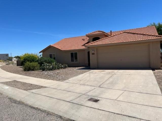 4 Br, 2 bath, Single Family 2550 S Perillo Dr