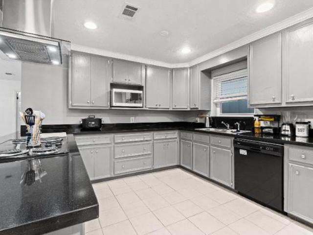 4 Br, 2 bath, Single Family 25818 Leafywood Dr