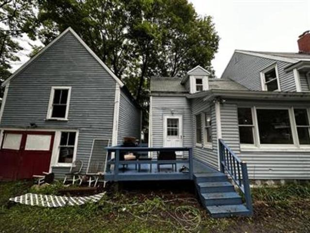4 Br, 2 bath, Single Family 258 Essex Street