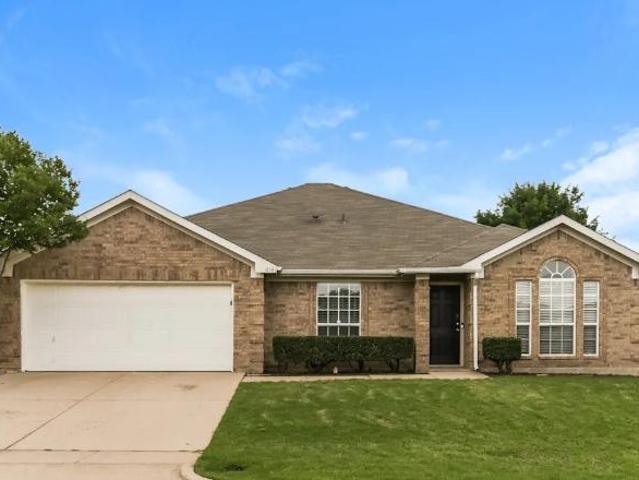 4 Br, 2 bath, Single Family 2600 Treeview Dr