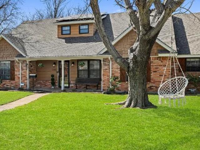 4 Br, 2 bath, Single Family 2653 Heatherwood Dr
