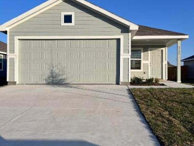 4 Br, 2 bath, Single Family 2725 Kingsman Dr