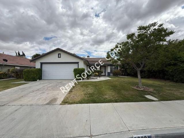 4 Br, 2 bath, Single Family 2832 W Pillsbury St