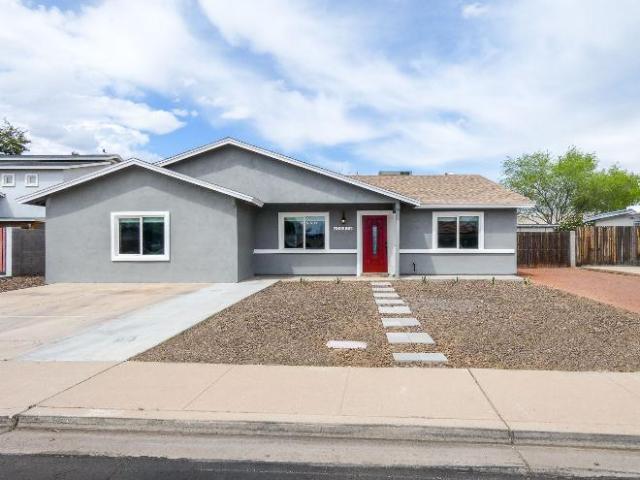 4 Br, 2 bath, Single Family 2834 E Coralbell Avenue