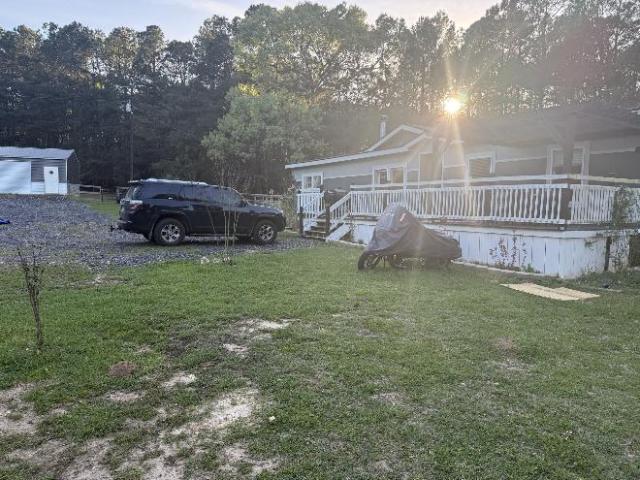4 Br, 2 bath, Single Family 2850 County Road 233